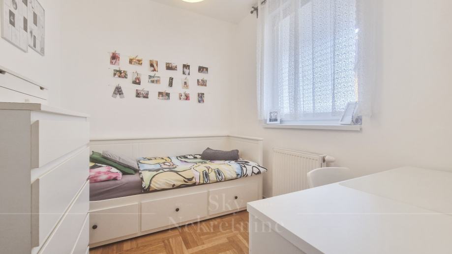 ŽITNJAK, trosoban stan, parking (prodaja)