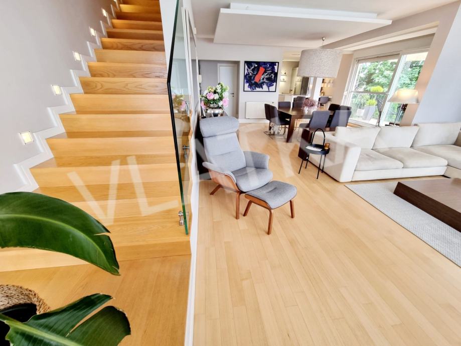 PODSLJEMENSKI DRAGULJ OKRUŽEN ZELENILOM (prodaja)