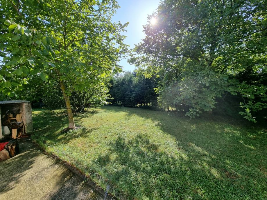 Pokupsko - ROŽENICA - kuća 274 m2 s dvorištem 800 m2 (prodaja)