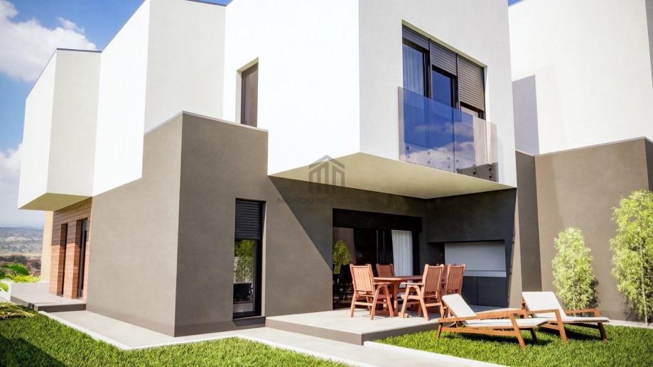 Poreč, Kaštelir, građevinsko zemljište 805 m² s pravomoćnom građevinsk