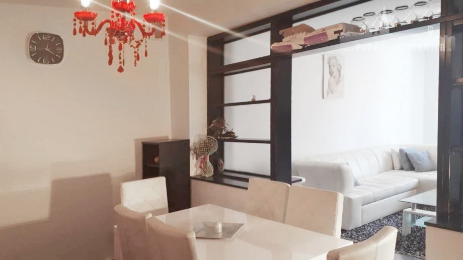 Poreč, stari grad, prozračan renovirani stan na 2. katu, 82 m2 (prodaja)