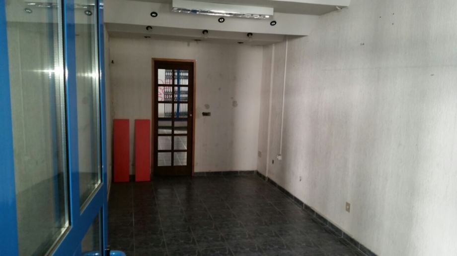 Poslovni prostor: Split, poslovni centar Pujanke 28 m2 (iznajmljivanje)