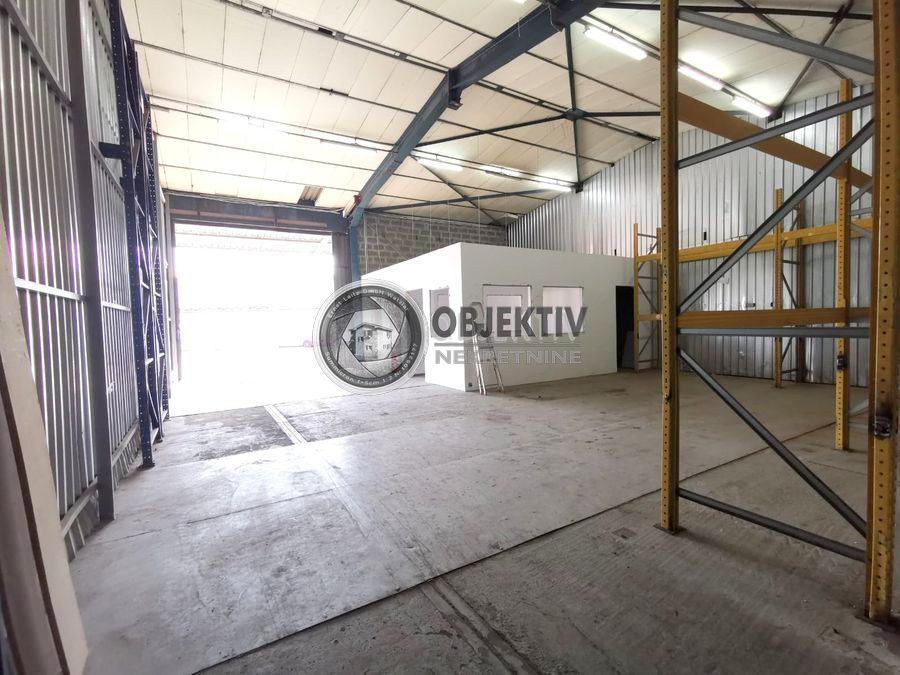 Poslovni prostor: SPLIT, STINICE skladišni 400 m2 (iznajmljivanje)