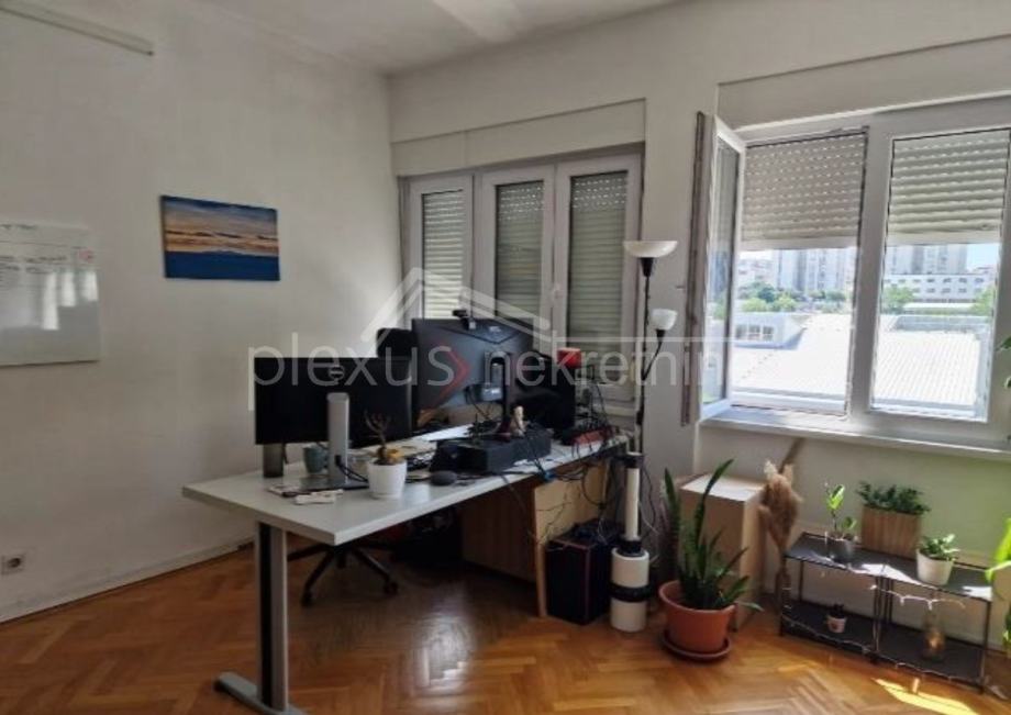 Poslovni prostor - uredi: Split, Stinice (prodaja)