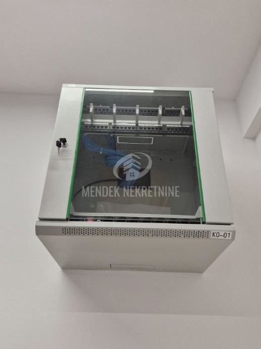 Poslovni prostor: uredski, 162 m2 - 10 Eur/m2, Varaždin, centar (iznajmljivanje)