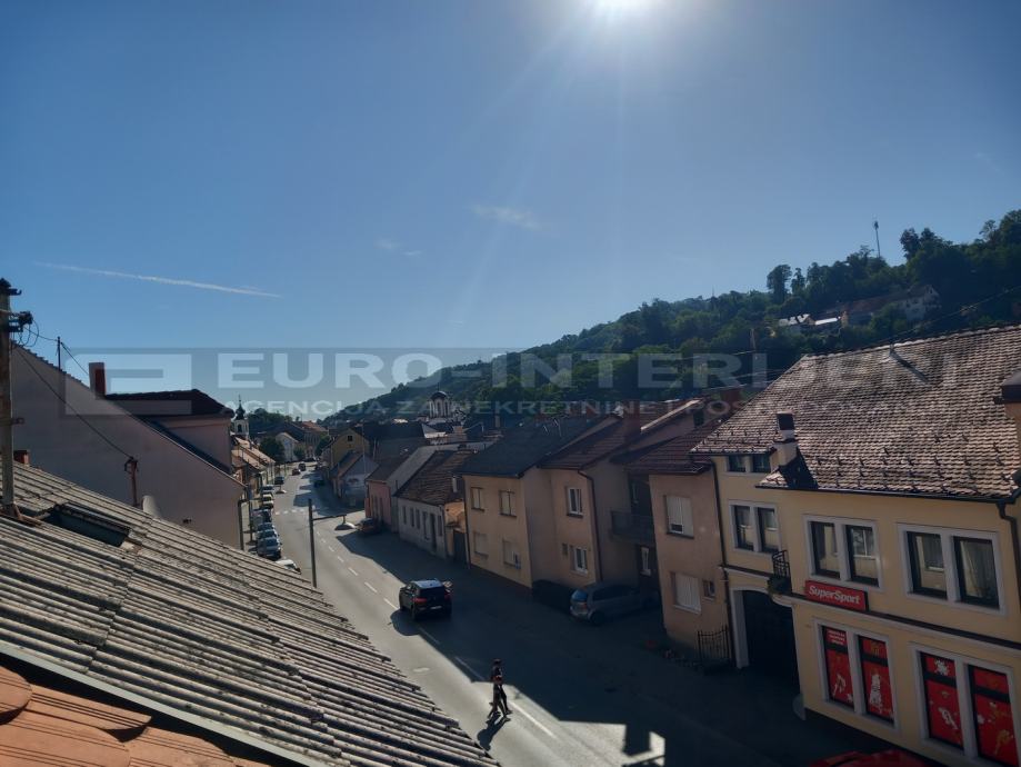 Požega, novouređen četverosoban stan 83 m², blizina centra (prodaja)