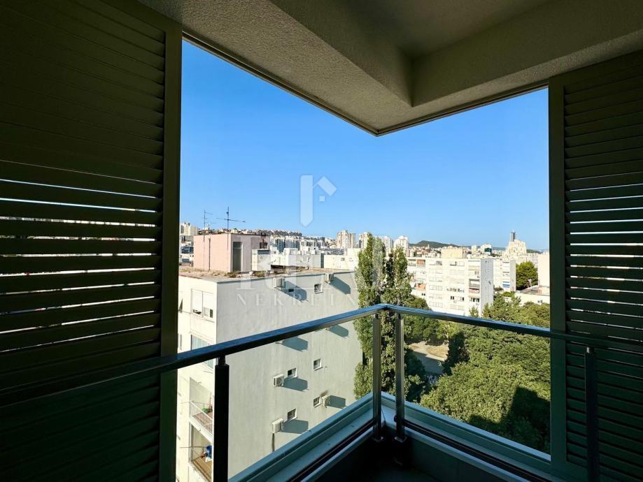 Prava prilika, novogradnja trosoban stan u Splitu, ravne njive!!! (prodaja)