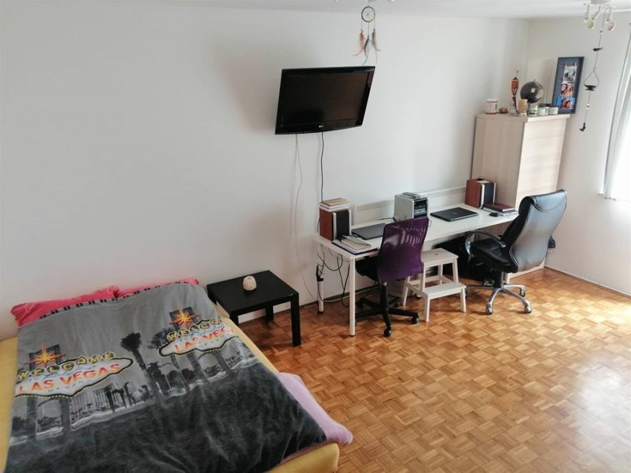 PREČKO, JEDNOSOBAN STAN 30 m2 (iznajmljivanje)