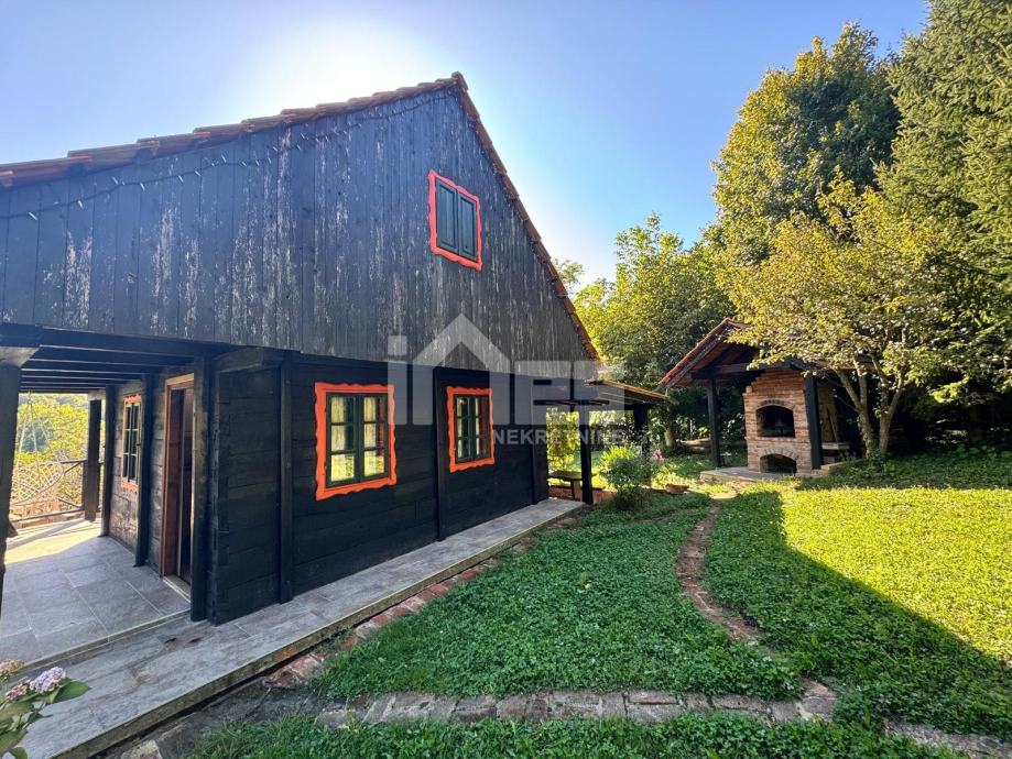 Prekrasna obnovljena drvena vikendica u Donjoj Šemnici – mir, priroda ...