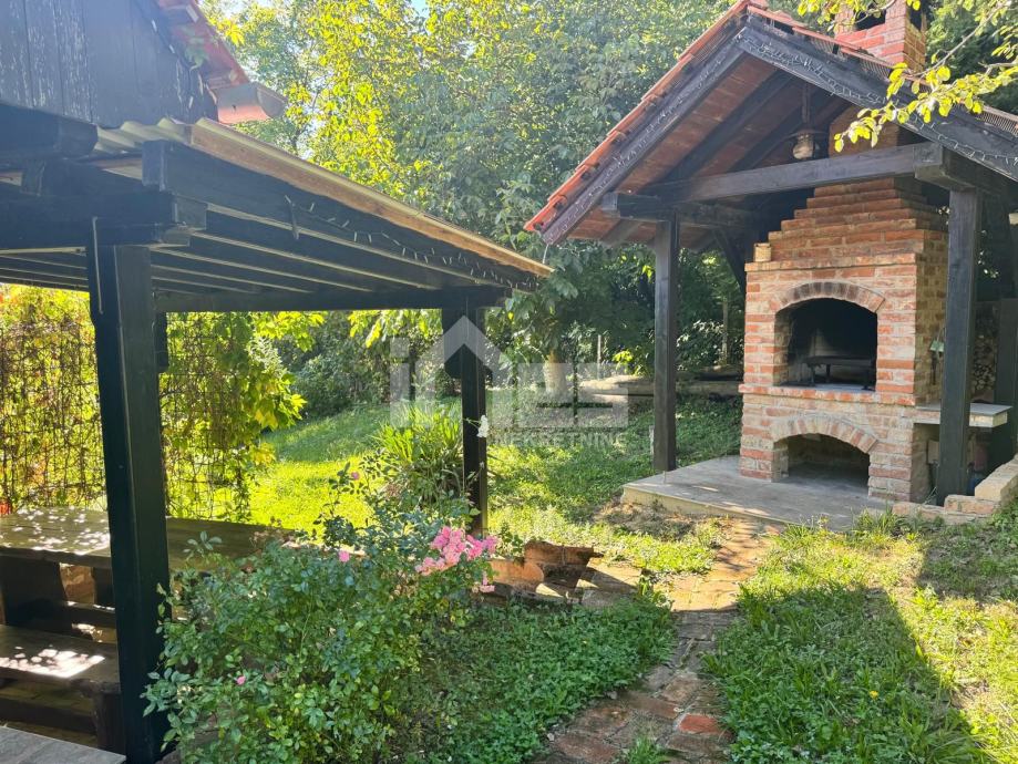 Prekrasna obnovljena drvena vikendica u Donjoj Šemnici – mir, priroda ...