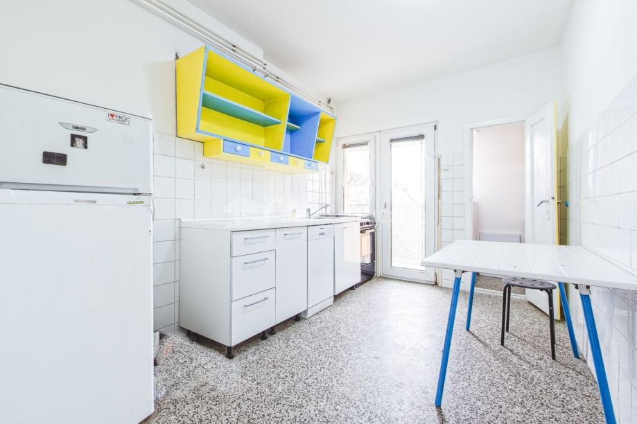 Primorska ulica, Odličan trosoban poslovni prostor s balkonom, 70m2 ...