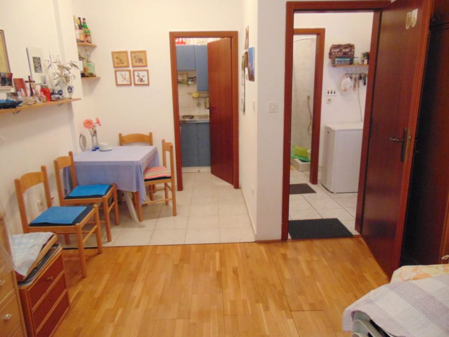 Primošten - apartman s pogledom na more, 30 m2