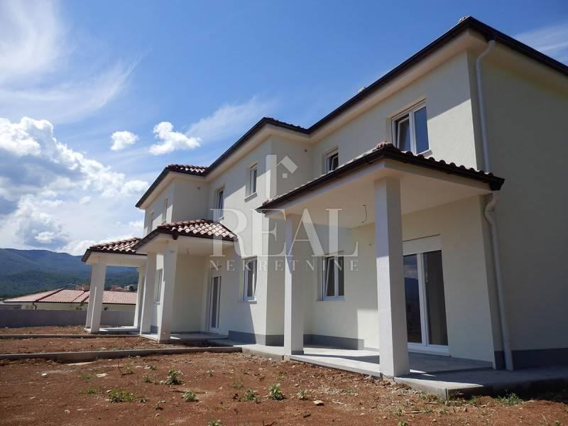 Prodaja dvoetažnog stana u kući u nizu na Marinićima P+1 92.81 m2 (prodaja)