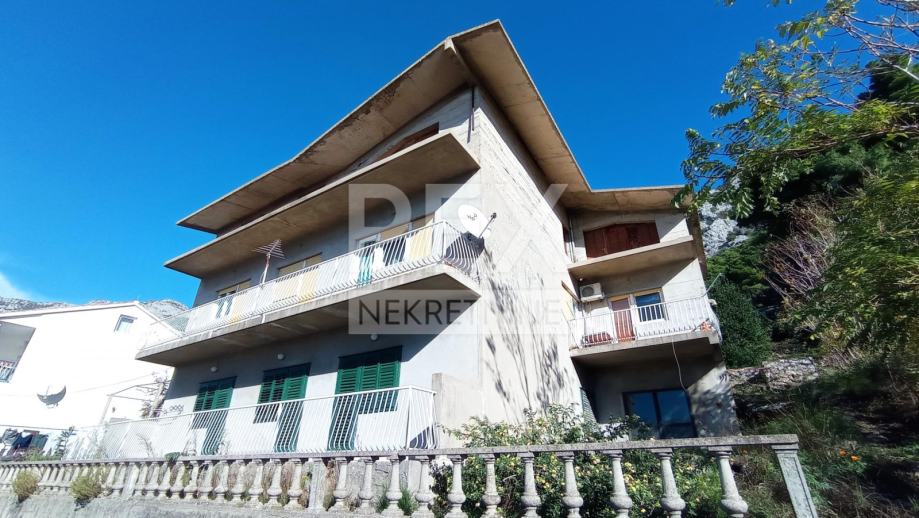 PRODAJA: Gradac - kuća na moru, 360m2 + 460m2 okućnice (prodaja)