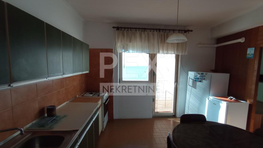 PRODAJA: Gradac - kuća na moru, 360m2 + 460m2 okućnice (prodaja)