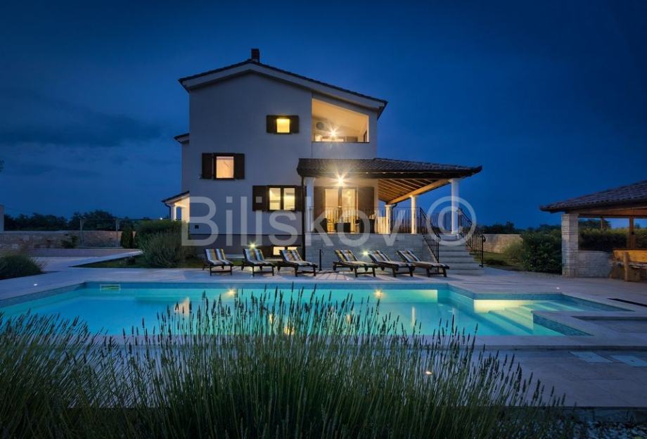 Prodaja, Istra, Pula, luksuzna vila, bazen, sportski tereni (prodaja)