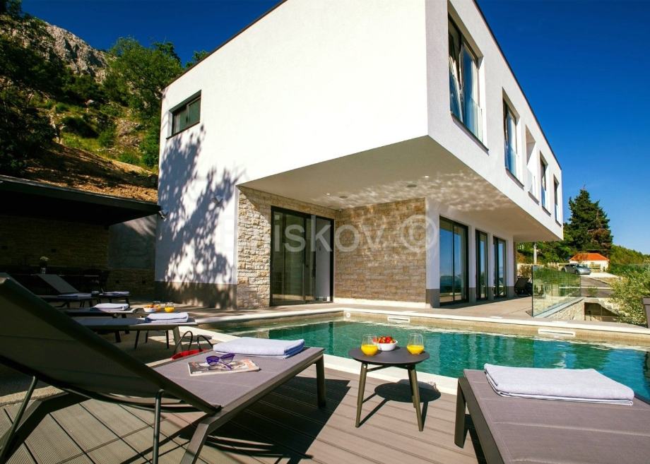 Prodaja, Omiš, luksuzna vila, bazen, sauna (prodaja)