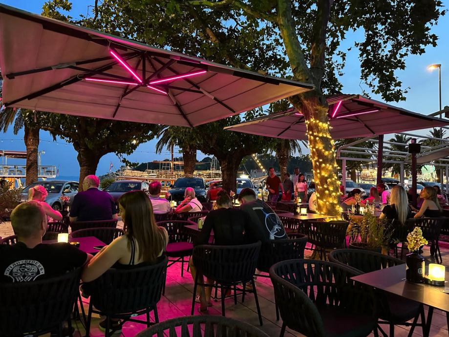 Prodaja firme, poslovanja, restoran, riva Makarska, burger bar Tinel ...