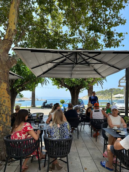 Prodaja firme, poslovanja, restoran, riva Makarska, burger bar Tinel ...