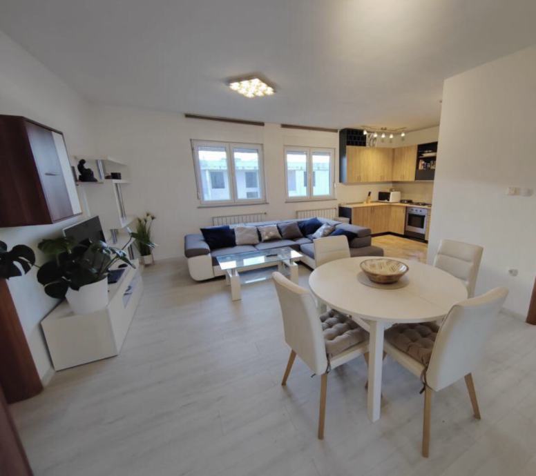 Prodaja stan 61 m2, sa terasom 34 m2 i VPM, novija gradnja (prodaja)