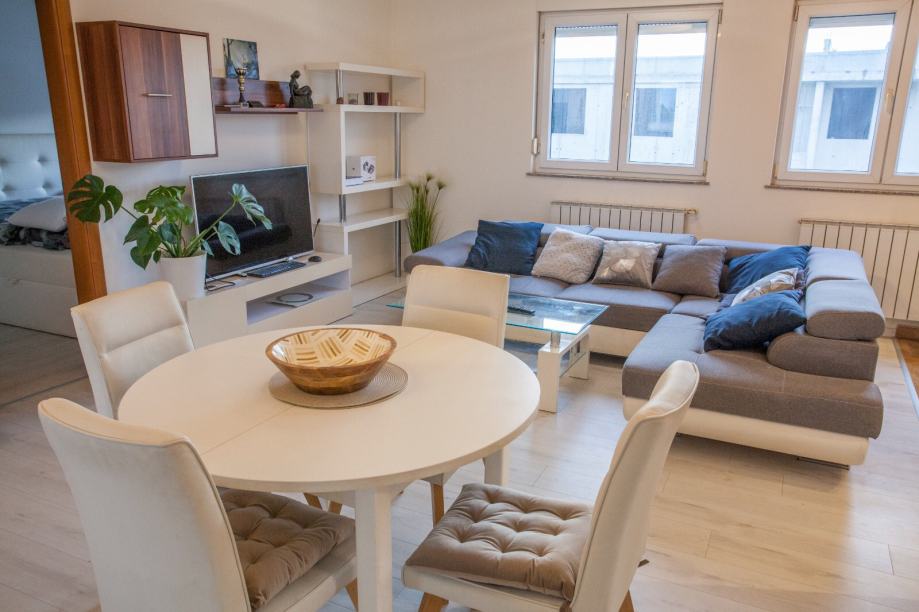 Prodaja stan 61 m2, sa terasom 34 m2 i VPM, novija gradnja (prodaja)