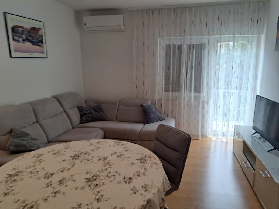 Prodaja Stan u privatnoj kuci (prodaja)