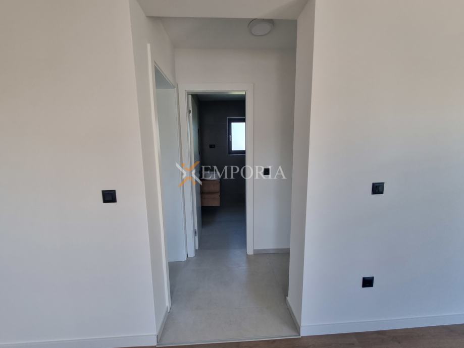 Prodaje se apartman u Privlaci, 1. kat, 72,88 m2 (prodaja)