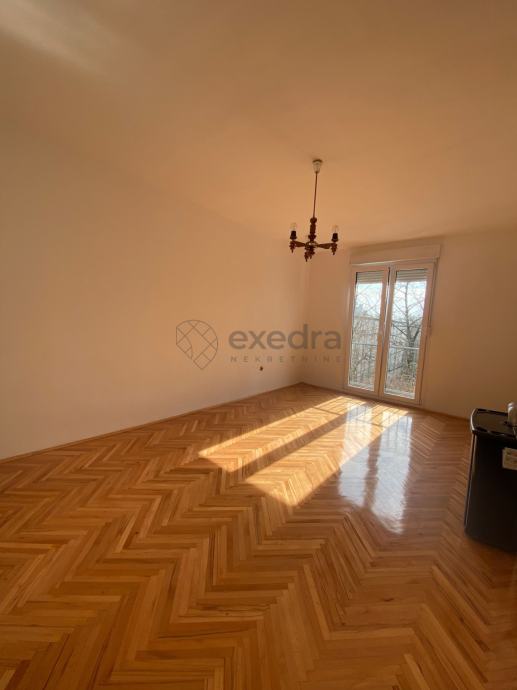 Trnsko dvosobni stan, 50m2, odlična lokacija (prodaja)