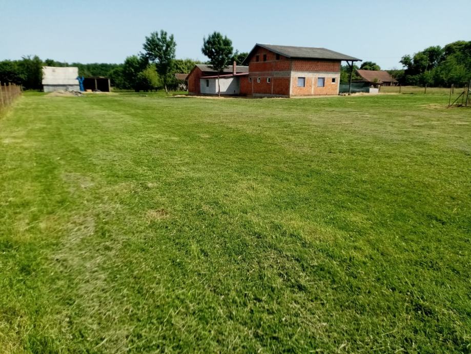 Prodaje se kuća (prodaja)