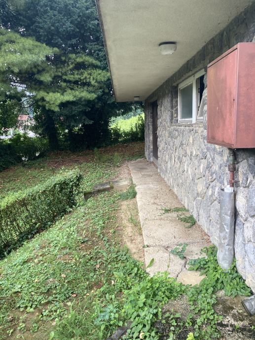 Prodaje se kuća (prodaja)