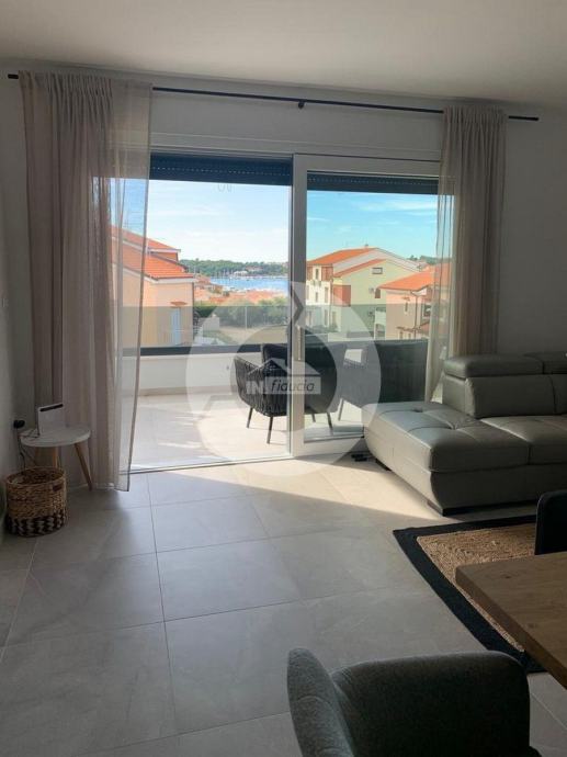 PRODAJE SE STAN U NOVOGRADNJI SA POGLEDOM NA MORE! (prodaja)