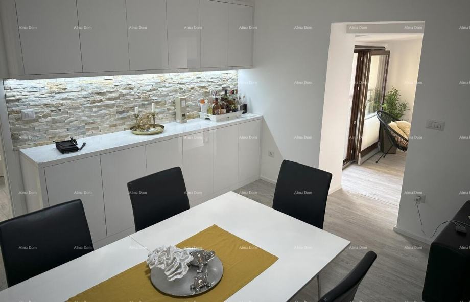 Prodaje se stan, Poreč (prodaja)