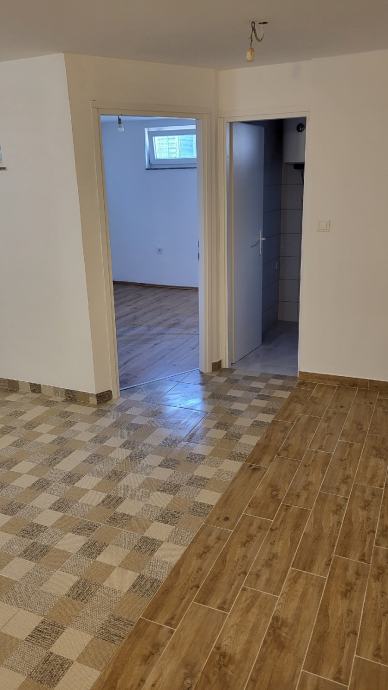 Prodajem stan u Samoboru (Perkovčeva) (prodaja)