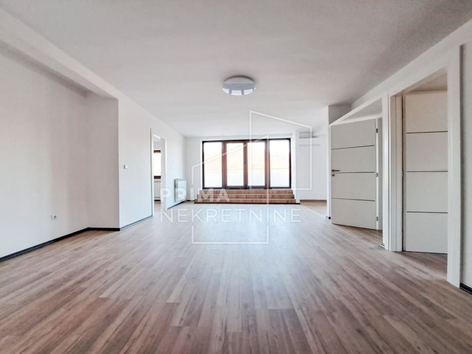 Prostran i svijetao dvoetažni stan 156 m2, Mlinovi (prodaja)