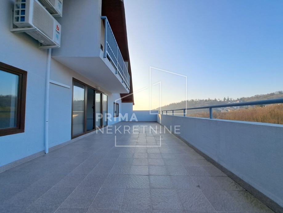 Prostran i svijetao dvoetažni stan 156 m2, Mlinovi (prodaja)