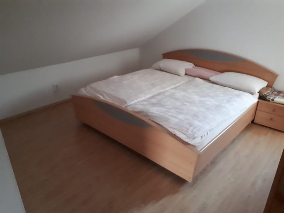 PROSTRANA KATNICA NA VELIKOJ PARCELI-ZELINA-KOD BAZENA (prodaja)