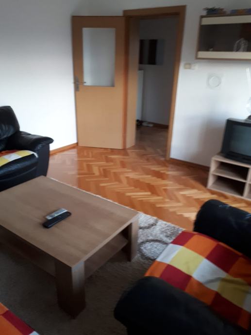 PROSTRANA KATNICA NA VELIKOJ PARCELI-ZELINA-KOD BAZENA (prodaja)