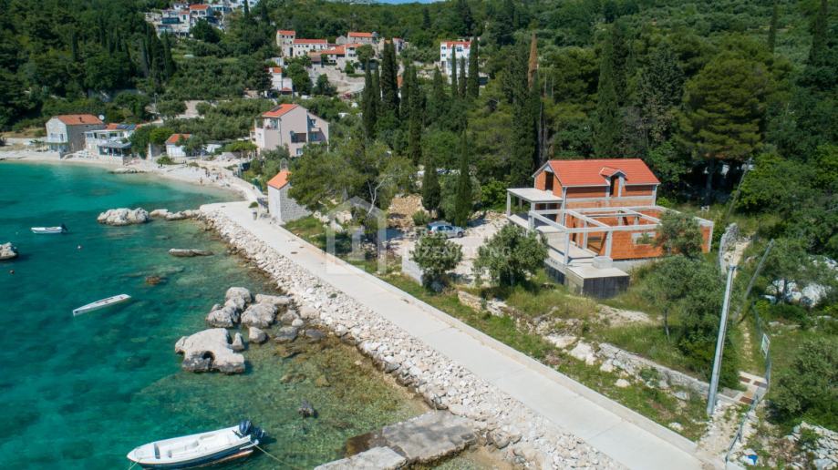 Prvi red uz more kuća nedovršena gradnja/ SLANO/ OKOLICA DUBROVNIKA ...