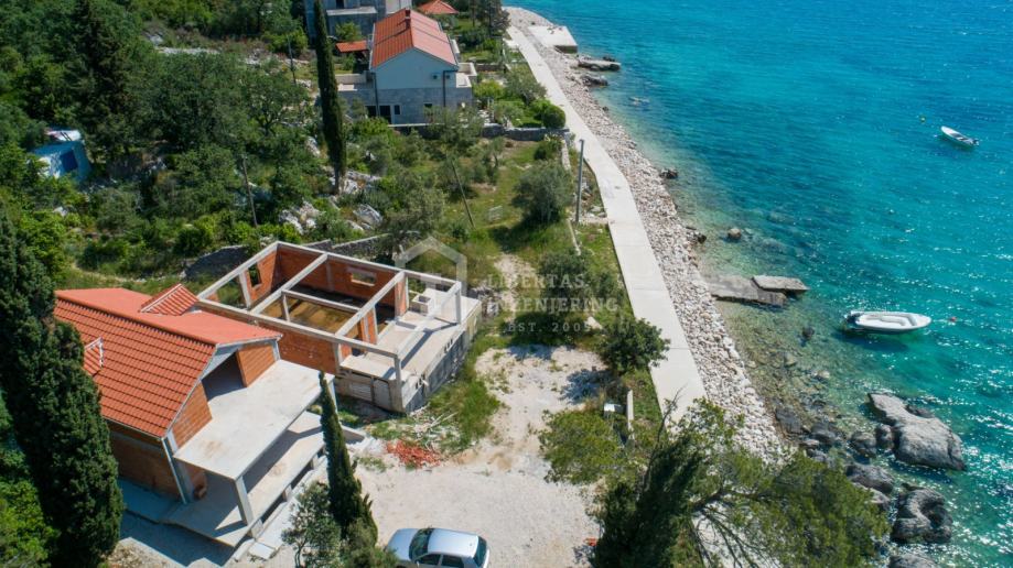 Prvi red uz more kuća nedovršena gradnja/ SLANO/ OKOLICA DUBROVNIKA ...