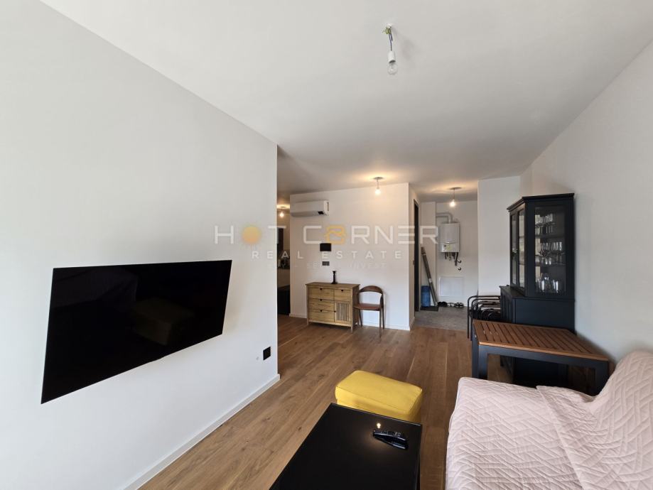 Pula, centar, NOVO - LIFT - GARAŽA (prodaja)