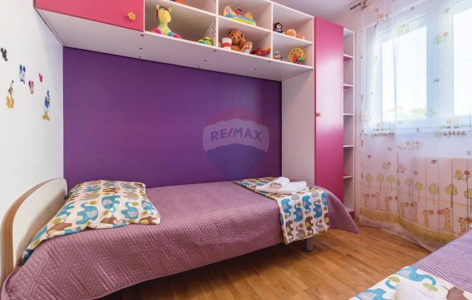 Pula,Jadreški - prizemnica sa garažom i bazenom (prodaja)