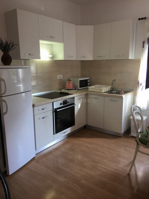 Pula - katnica u Valdebeku (prodaja)