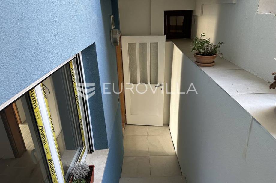 Pula, Nova Veruda, stan s vrtom i pogled Marina Veruda (prodaja)