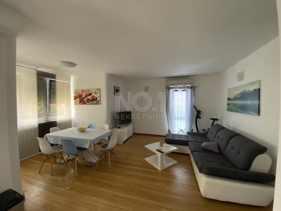 Rab - novouređeni stan na Palitu (prodaja)