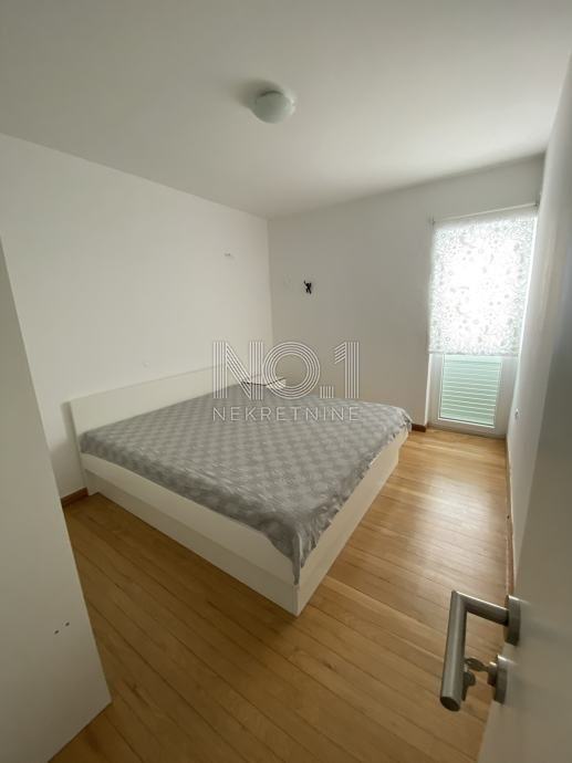 Rab - novouređeni stan na Palitu (prodaja)