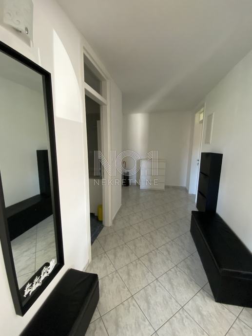 Rab - novouređeni stan na Palitu (prodaja)