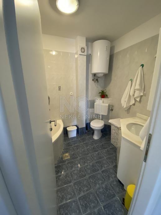 Rab - novouređeni stan na Palitu (prodaja)