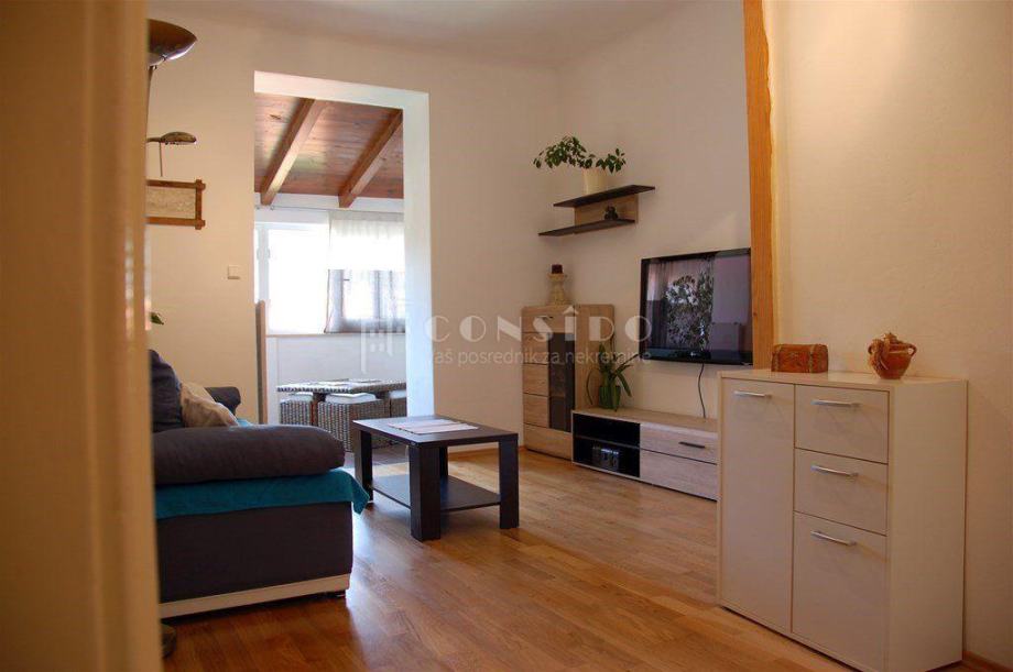 Rab, stan 70 m2, u centru Raba (prodaja)