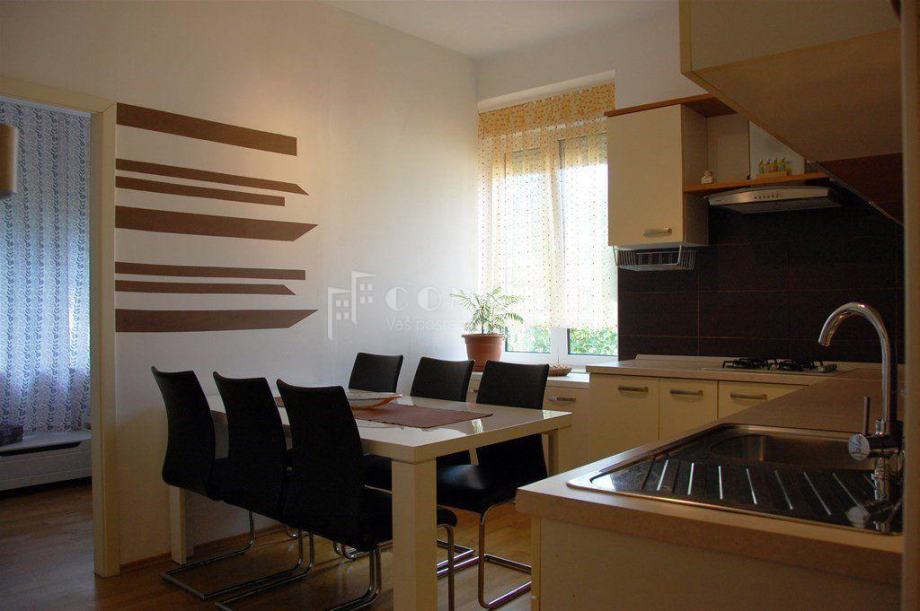 Rab, stan 70 m2, u centru Raba (prodaja)