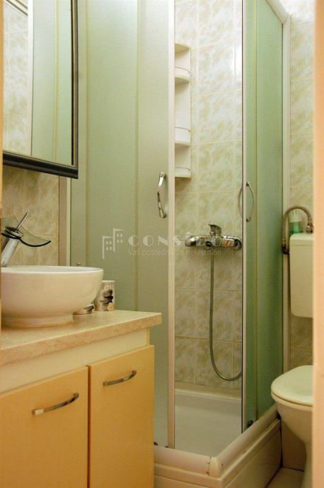 Rab, stan 70 m2, u centru Raba (prodaja)